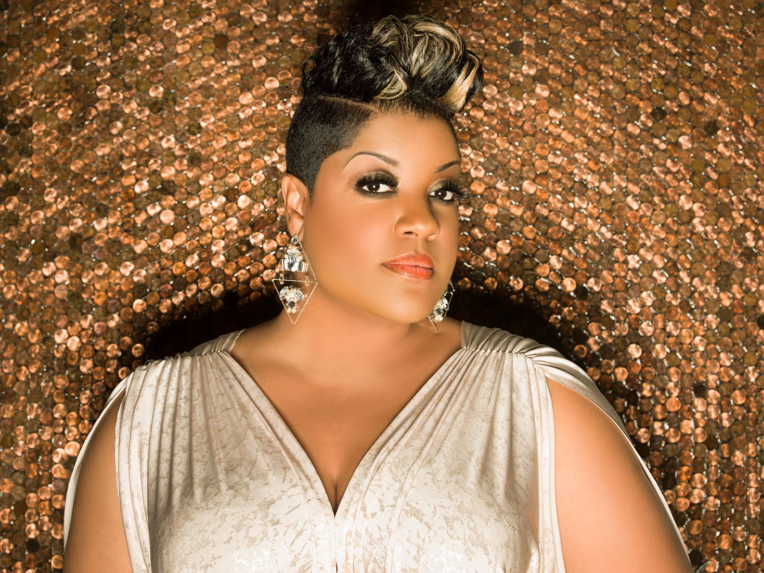 Anita Wilson Reveals Details on Upcoming Live Album & Christmas Song ...